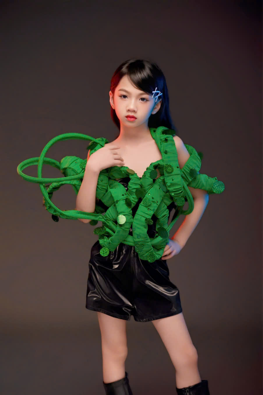 Hoàng Bảo Nhi – Đại sứ truyền thông nhí đồng hành cùng mini show đầu tiên của NTK Trần Thanh Mẫn ...